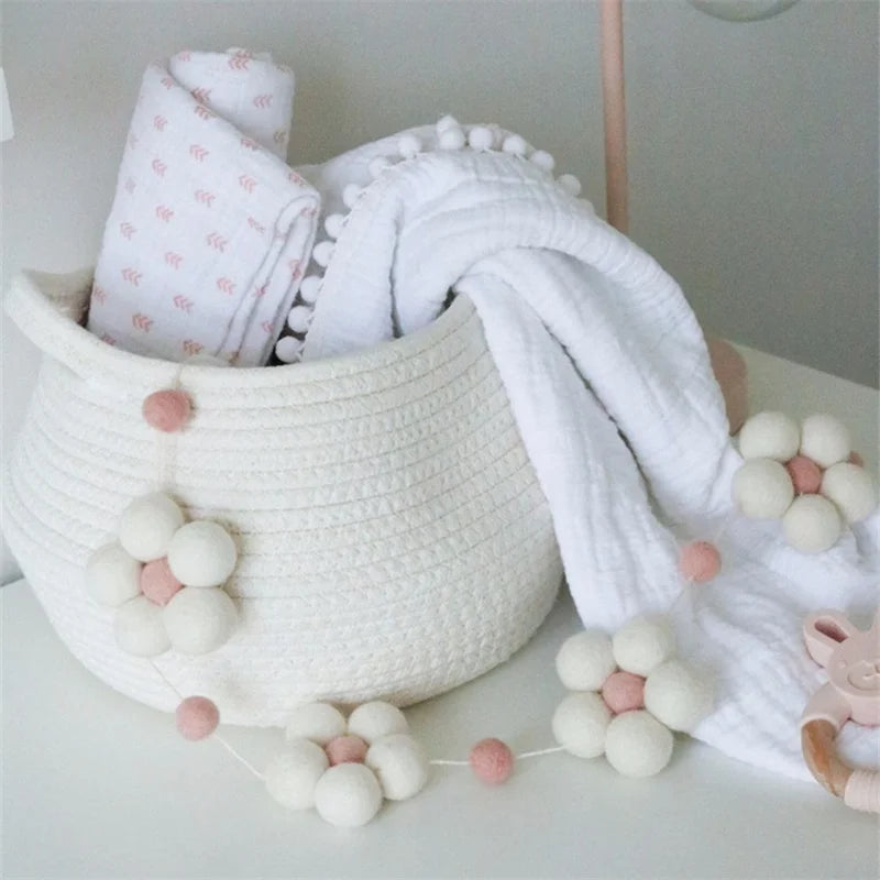 Daisy Felt Pom Pom Garland - White & Pink – KASIE's Room